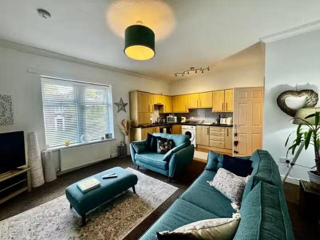 2 bedroom flat for rent in Coal Clough Lane, Burnley, BB11