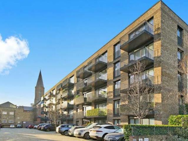 2 bedroom flat for rent in Cobalt Place London SW11