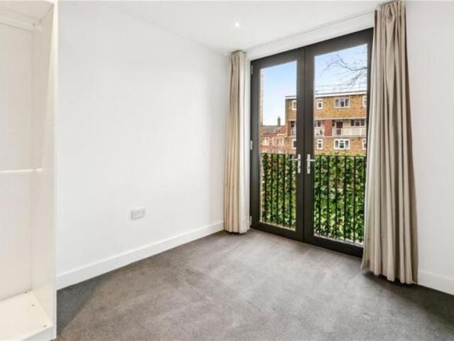 2 bedroom flat for rent in Cobalt Place, London, SW11