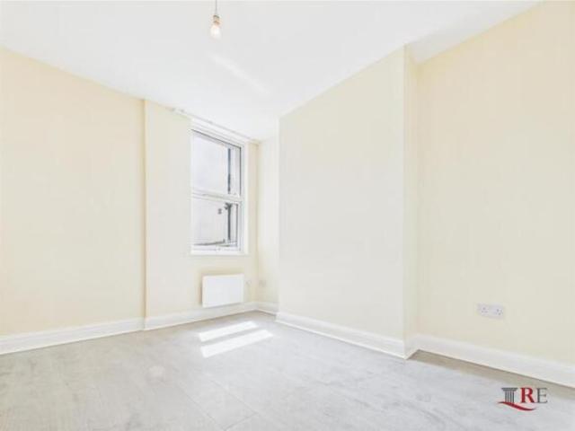 2 bedroom flat for rent in Cobbold Road, London, NW10 9SX, NW10