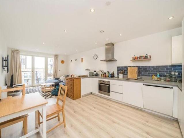 2 bedroom flat for rent in Cobden Walk, Peckham, SE15