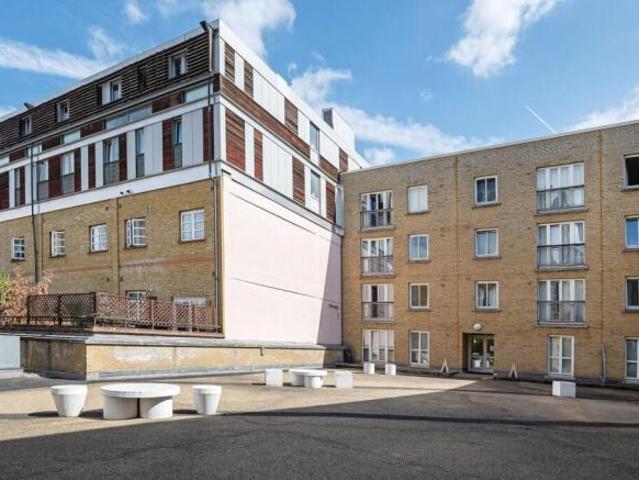 2 bedroom flat for rent in Cornell Building, Coke Street, Aldgate, London, E1