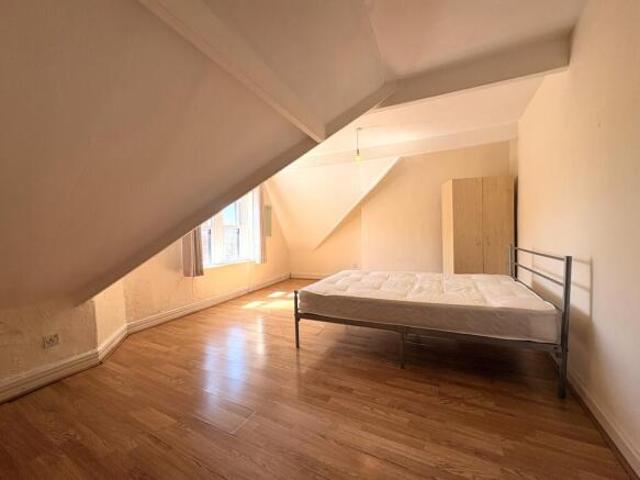 2 bedroom flat for rent in Colum Rd, Cathays, Cardiff, CF10