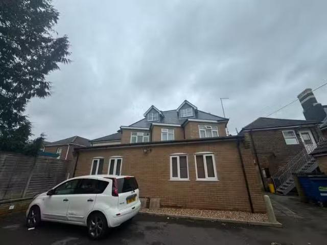 2 bedroom flat for rent in Columbia Road, Bournemouth, BH10