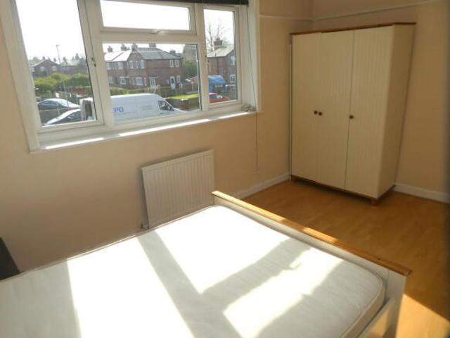 2 bedroom flat for rent in Colwyn Avenue, Fallowfield, Manchester, M14