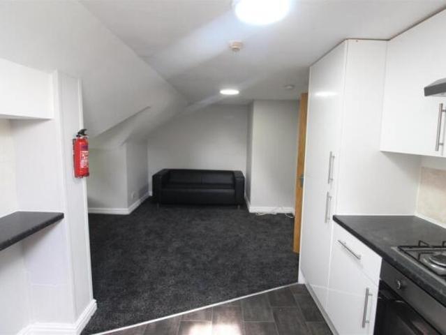2 bedroom flat for rent in Colchester Avenue, Penylan, Cardiff, CF23 9BN, CF23