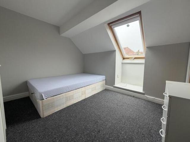 2 bedroom flat for rent in Colchester Avenue, Penylan, CF23