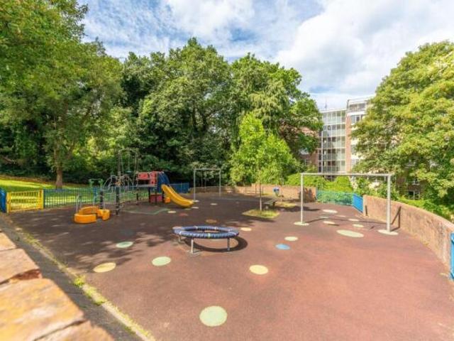2 bedroom flat for rent in College Road, Crystal Palace, London, SE19