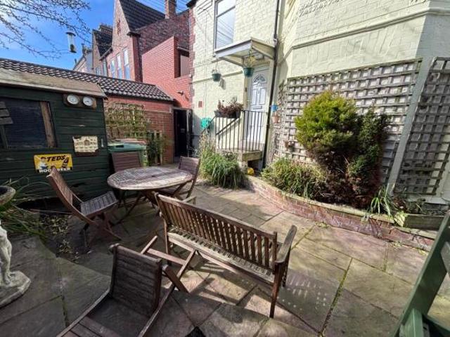 2 bedroom flat for rent in College Road, Crosby, L23