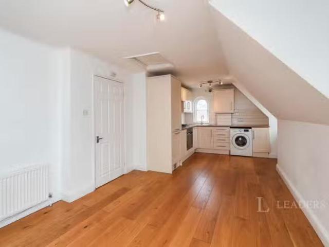 2 bedroom flat for rent in College Road, Bromley, BR1