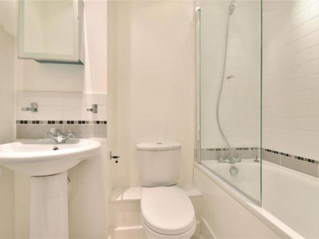 2 bedroom flat for rent in College Road, Kensal Green, NW10