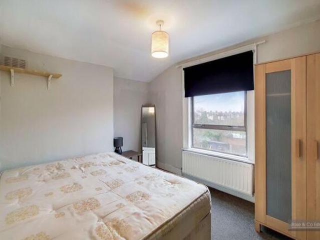 2 bedroom flat for rent in College Road, Kensal Rise London, NW10