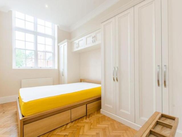 2 bedroom flat for rent in College Terrace, Bow, London, E3