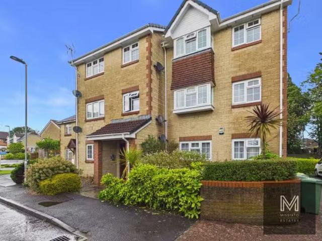2 bedroom flat for rent in Collett Close, Hanham, Bristol, Glo.