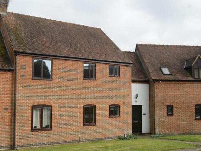 2 Bedroom Flat For Rent In Collingbourne