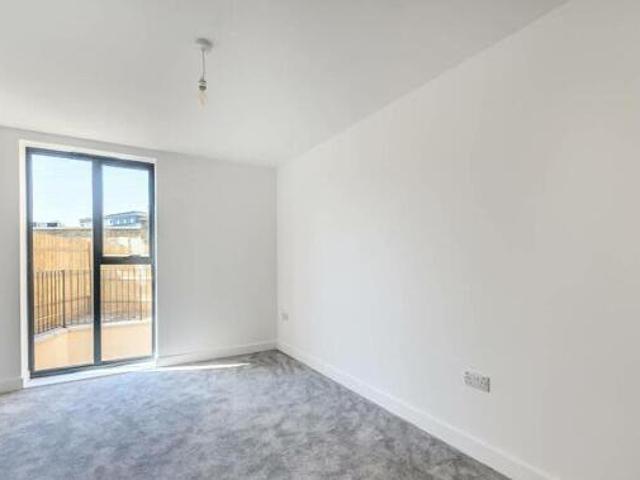 2 Bedroom Flat For Rent In Colliers Wood, London