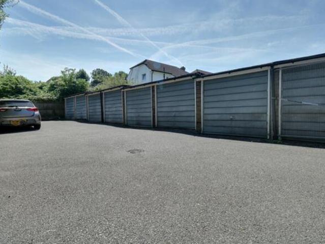 2 bedroom flat for rent in Colliton Court, BR2