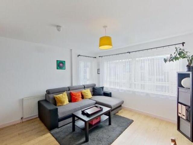 2 bedroom flat for rent in Colonsay Close, Edinburgh, EH5
