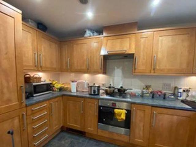 2 bedroom flat for rent in Copthorne Common Road Crawley RH10