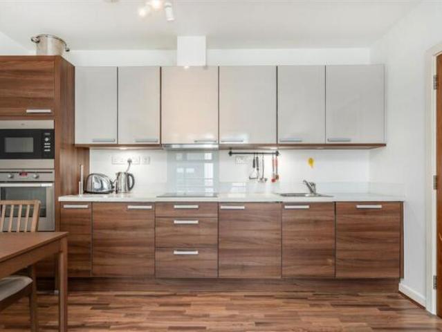 2 bedroom flat for rent in Copenhagen Place, London, E14