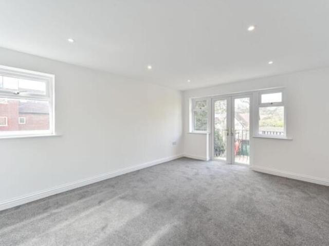 2 bedroom flat for rent in Copers Cope Road, Beckenham, BR3