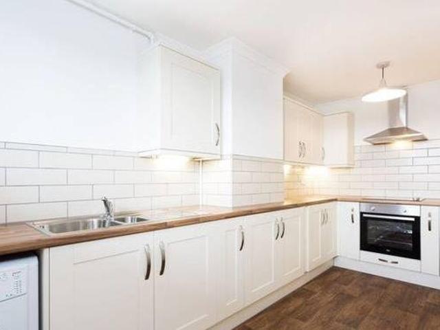 2 bedroom flat for rent in Copperfield Chigwell Essex IG7