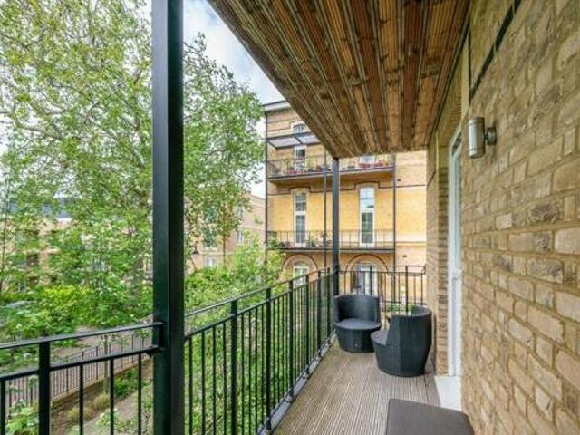 2 Bedroom Flat For Rent In Copse Hill, London