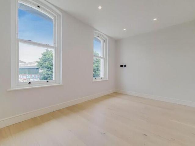 2 bedroom flat for rent in Corbridge Crescent, London Fields, London, E2