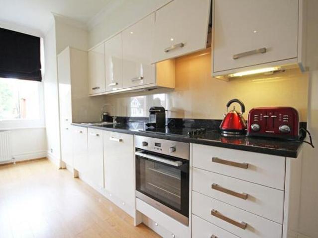 2 bedroom flat for rent in Corfton Road, Ealing, W5