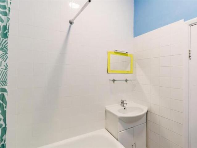 2 bedroom flat for rent in Corinne Road, London, N19