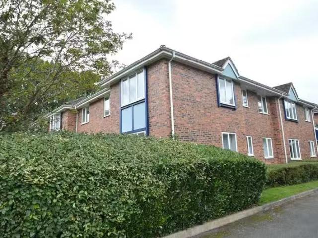2 bedroom flat for rent in Corinthian Court, Alcester, Warwick.