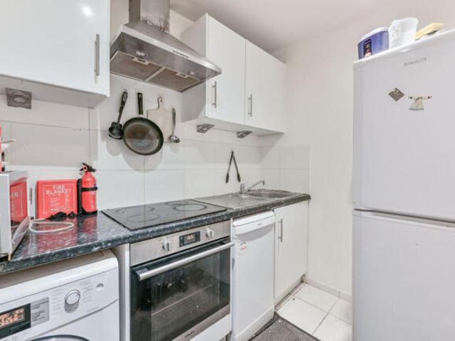 2 bedroom flat for rent in Cornwall Gardens, South Kensington, London, SW7
