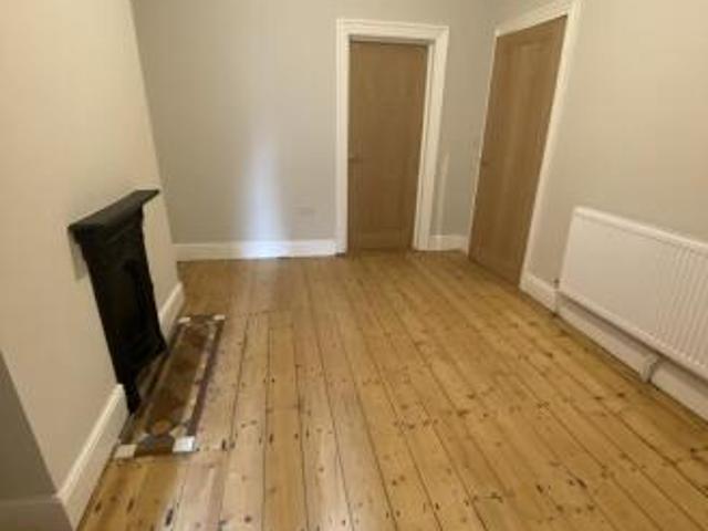 2 bedroom flat for rent in Corporation Road, Cardiff, CF11
