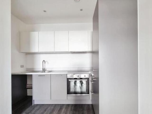 2 bedroom flat for rent in Cotton Gardens, Bolton, BL1