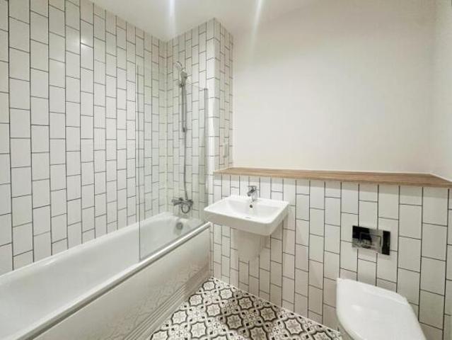 2 bedroom flat for rent in Cotton Gardens, Bolton, Greater Manchester, BL1