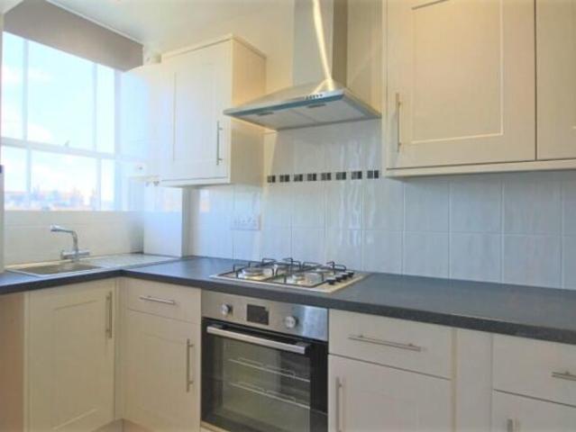 2 bedroom flat for rent in Cotham Road, BS6