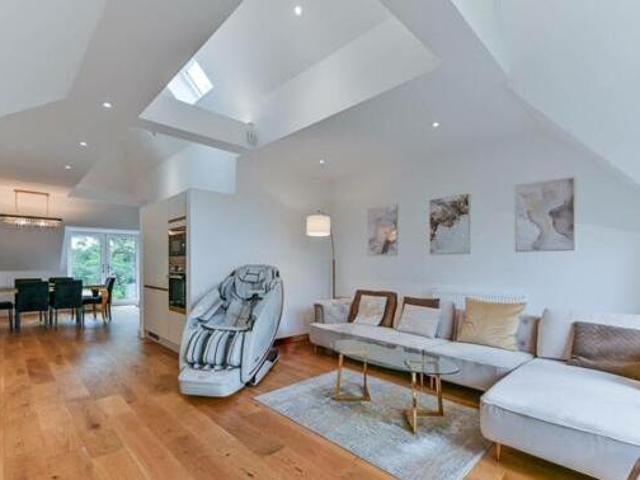 2 Bedroom Flat For Rent In Coulsdon