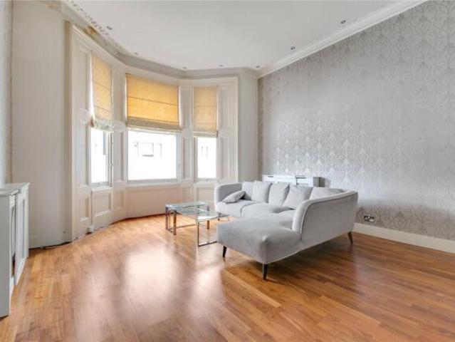 2 bedroom flat for rent in Courtfield Gardens, South Kensington, SW5
