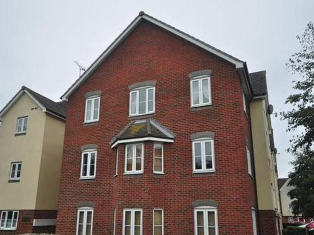 2 bedroom flat for rent in Covesfield Gravesend DA11