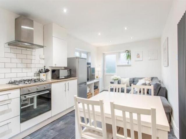 2 bedroom flat for rent in Clova Road, Forest Gate, E7