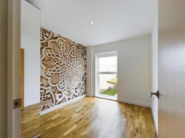 2 bedroom flat for rent in Clovelly Place, Greenhithe, DA9