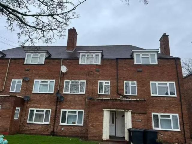 2 bedroom flat for rent in Clopton Road, Sheldon, B33 0RH, B33