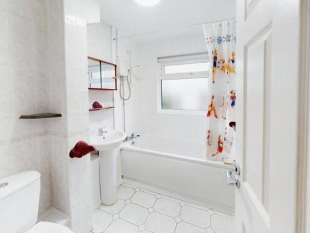 2 bedroom flat for rent in Clos Treoda, Whitchurch, Cardiff, CF14