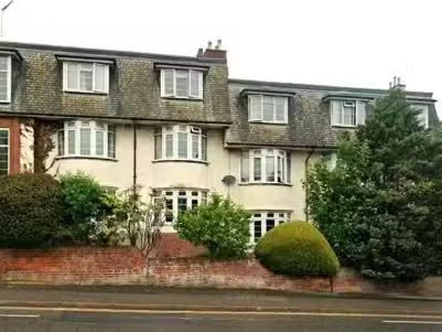 2 bedroom flat for rent in Close to Southbourne, BH7