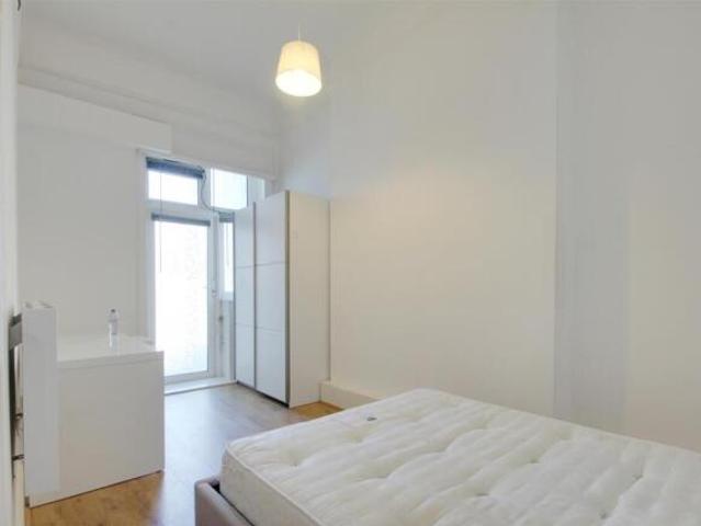 2 bedroom flat for rent in Claydon Court, Marine Parade, Worthing, BN11
