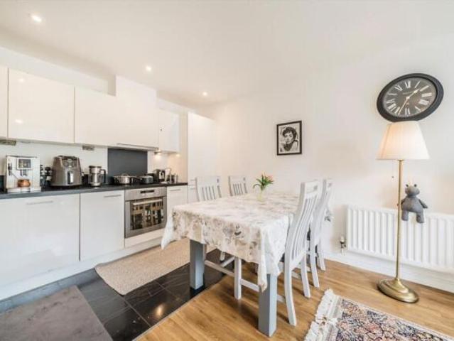 2 bedroom flat for rent in Clayponds Lane, Brentford, TW8