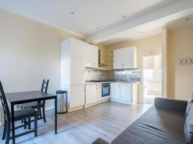 2 Bedroom Flat For Rent In Clapham North, London