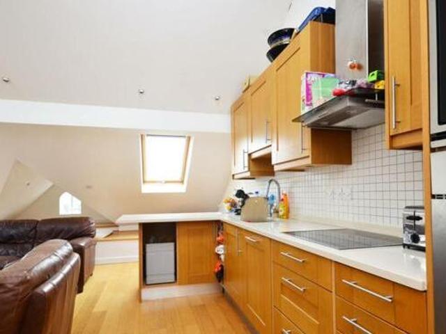 2 Bedroom Flat For Rent In Clapham Old Town, London