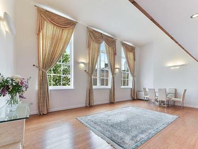 2 Bedroom Flat For Rent In Clapham, London