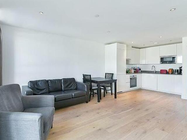 2 Bedroom Flat For Rent In Clapham, London